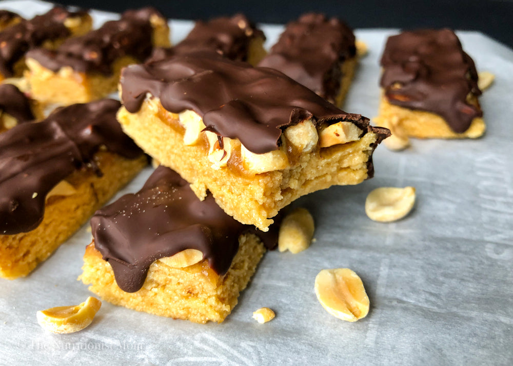 HEALTHY SNICKERS PROTEIN BARS - Nutritionist Mom