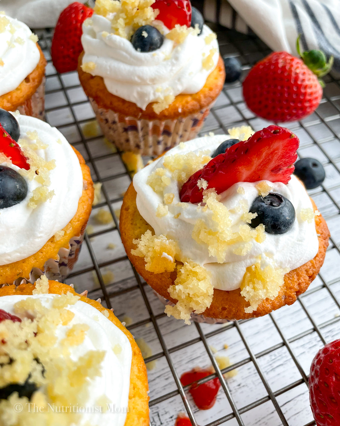RED WHITE & BLUEBERRY PROTEIN CUPCAKES - Nutritionist Mom